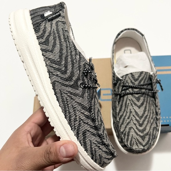 Hey Dude | Shoes | Hey Dude Woven Zebra Black Stripe Wendy Youth Slip ...